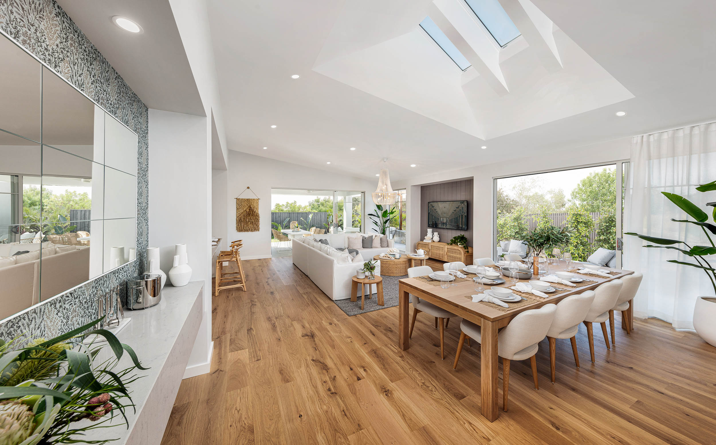 Visit Quality Modern Luxury Display Homes in NSW & ACT | Australian Home Builders | McDonald ...